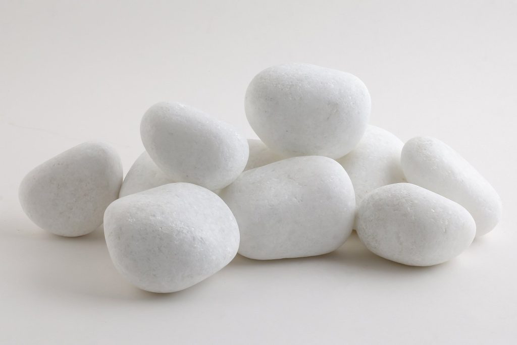 Snow white Pebbles 3-5cm 20kg bag | Desert Green Qatar